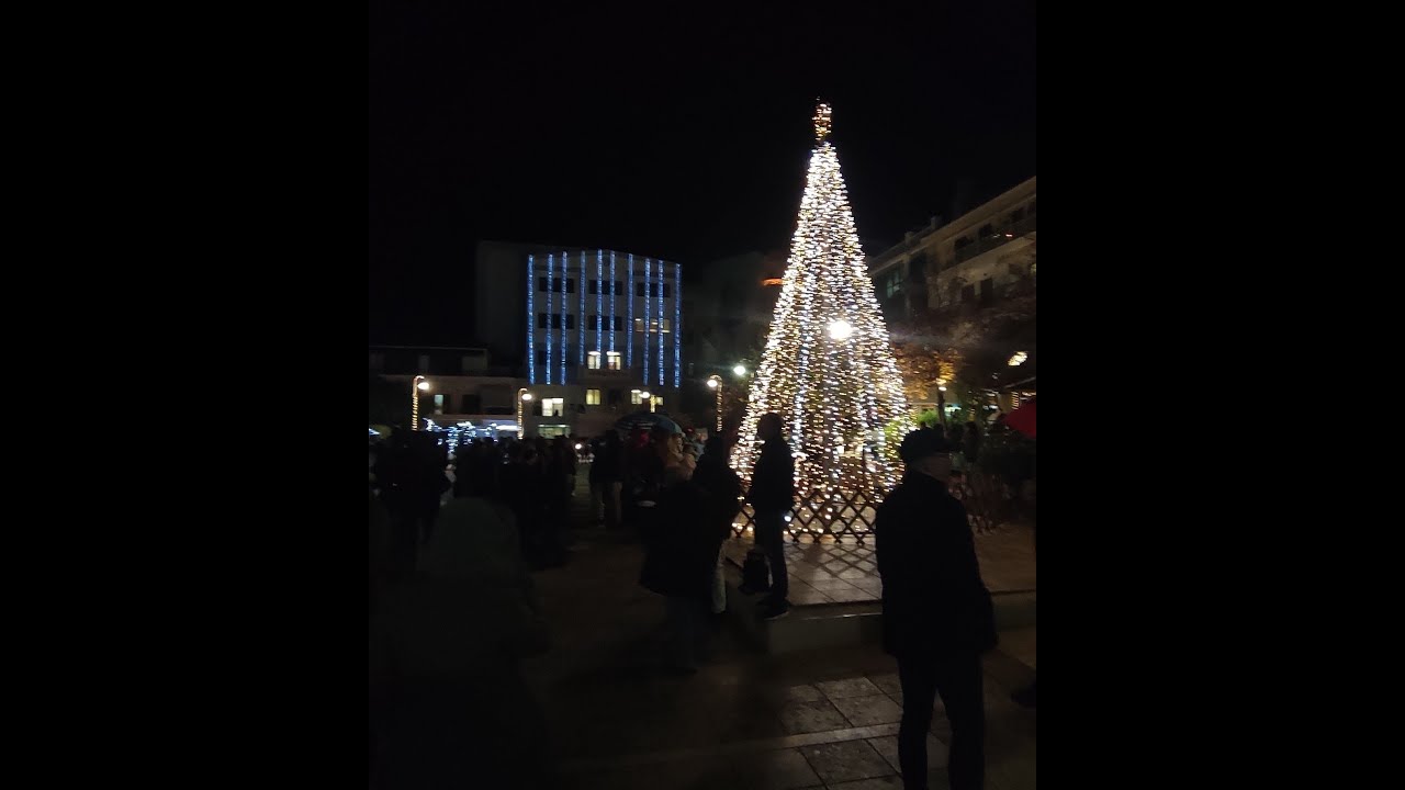 ΦΩΤΑΓΩΓΗΣΗ ΤΟΥ ΧΡΙΣΤΟΥΓΕΝΝΙΑΤΙΚΟΥ ΔΕΝΔΡΟΥ- ΗΓΟΥΜΕΝΙΤΣΑ 2024 - YouTube