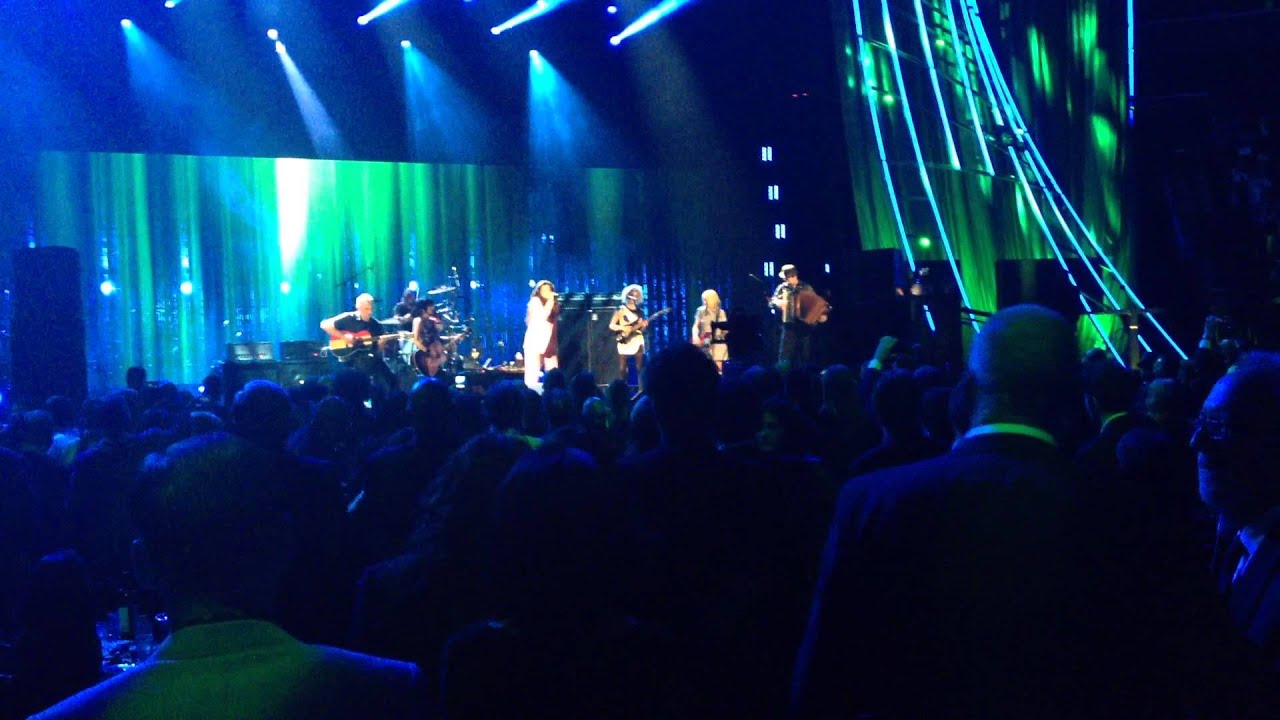 Lorde singing Nirvana - YouTube