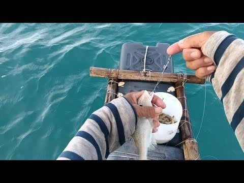 Traditional Handline Fishing in the Philippines - YouTube
