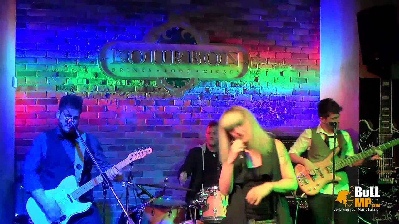 Georgia Kefala & The Delay Live@BullMp Radio Show Awards 2015 - YouTube