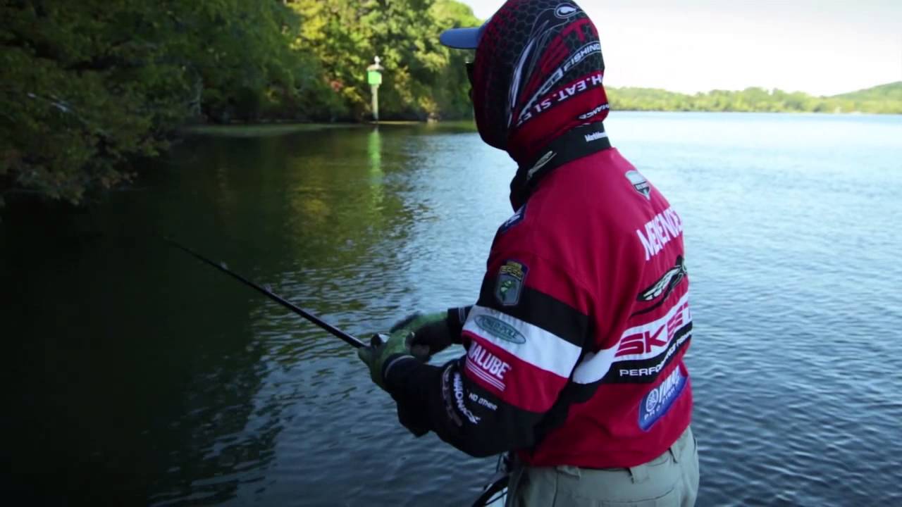 Fishing Vertical Banks for Bass - YouTube