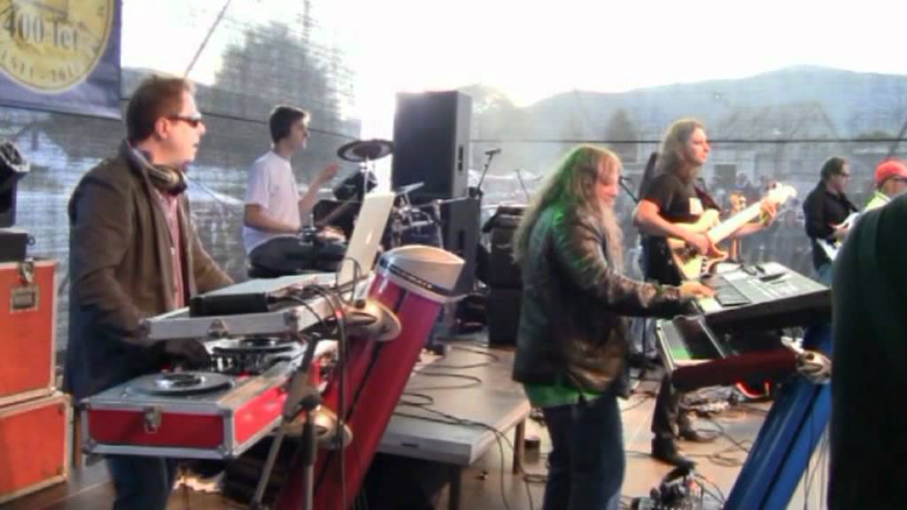 25.6.2011 - David Klement & Michal David band - YouTube
