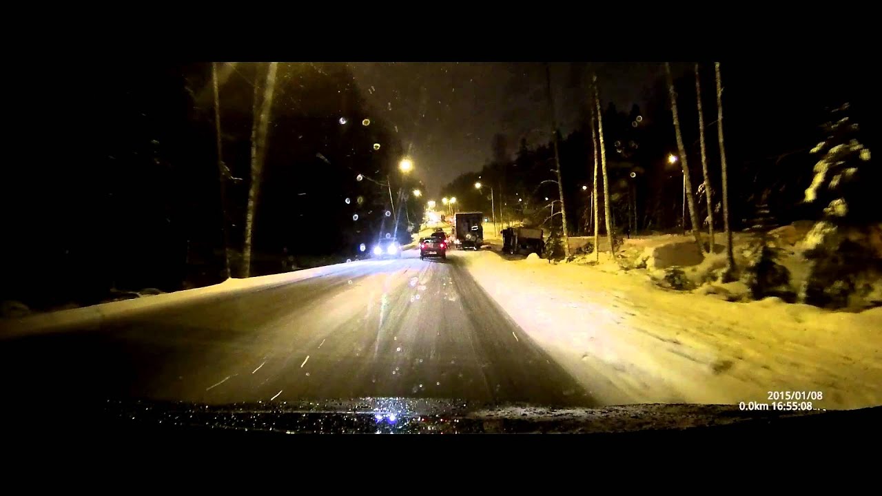 Kuorma-auto kaatuneena ojassa 8-1-2015 - YouTube