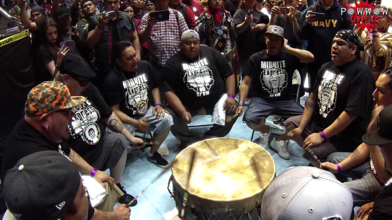 Midnite Express Singers Grass Dance Song @ Gathering of Nations 2016 ...