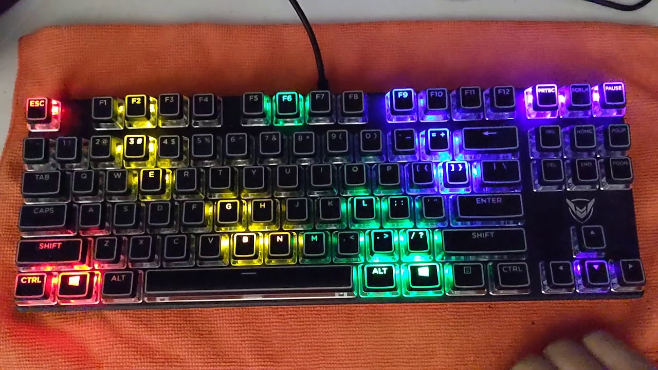 G.Skill Crystal Crown Keycaps Black on Pictek TKL - YouTube