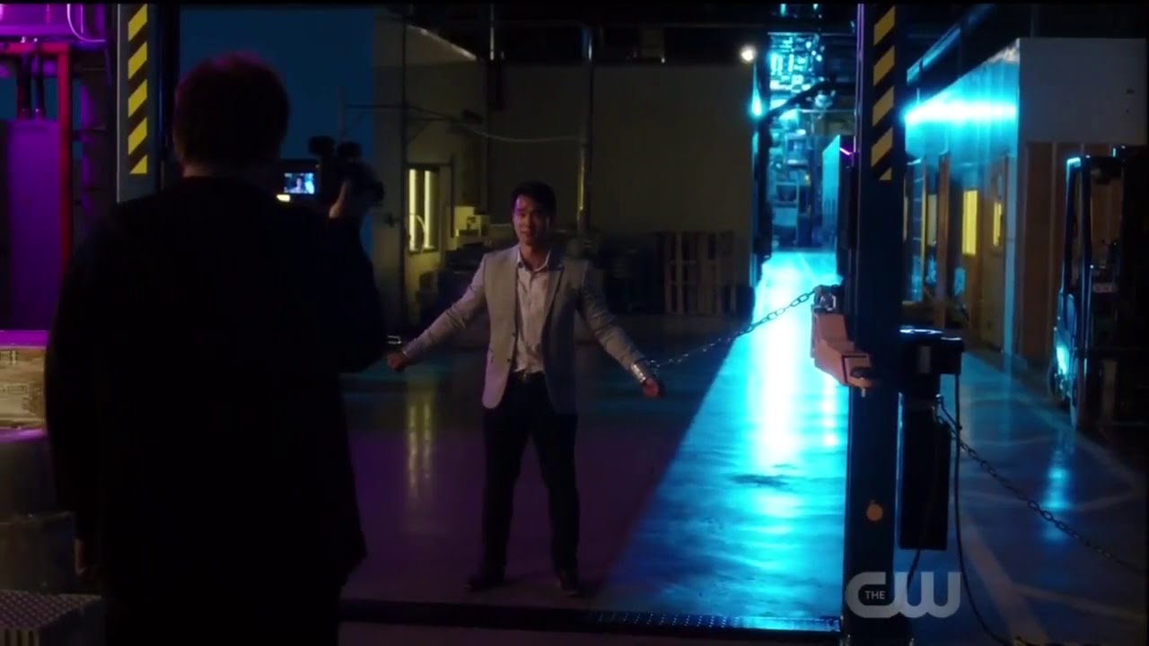 The Flash 4x02 | The Flash & Kid Flash Meets Killgore & Saves A Victim ...