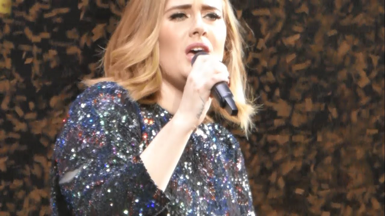 Adele - Rolling in The Deep - YouTube