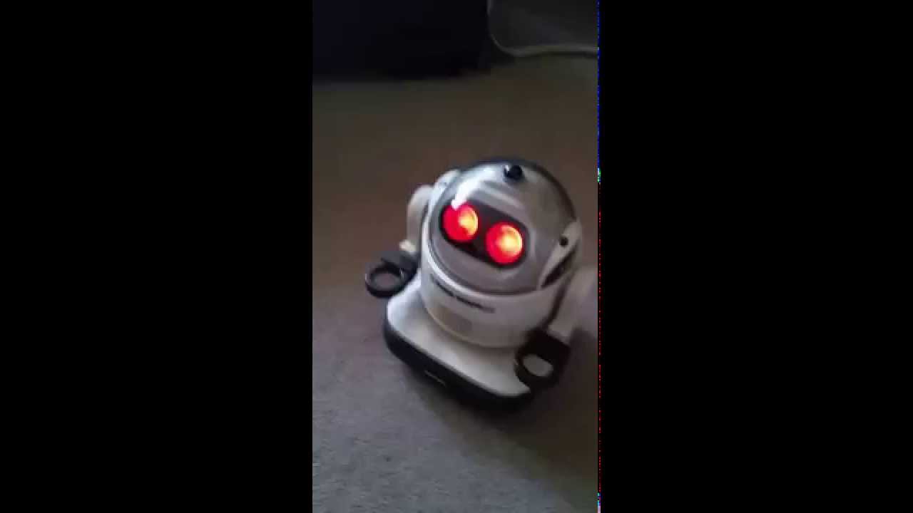 Radio Shack Robie Junior Robot - YouTube