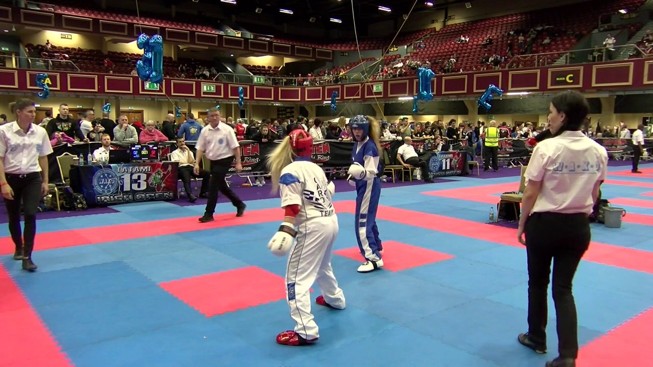 Amanta Velliou v Chloe Thompson Irish Open 2017 - YouTube
