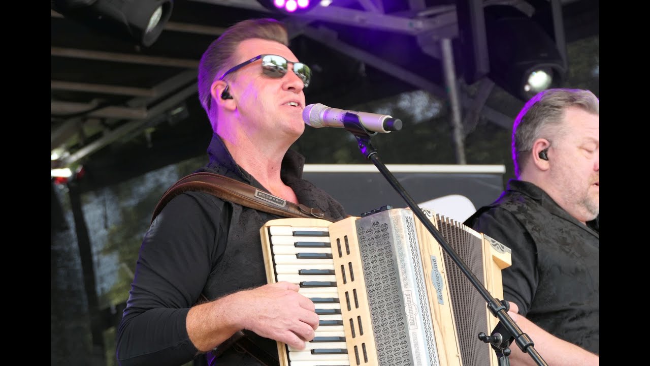 Neuberger Buam Duo Live Bier und festival Obertshausen (2025) - YouTube