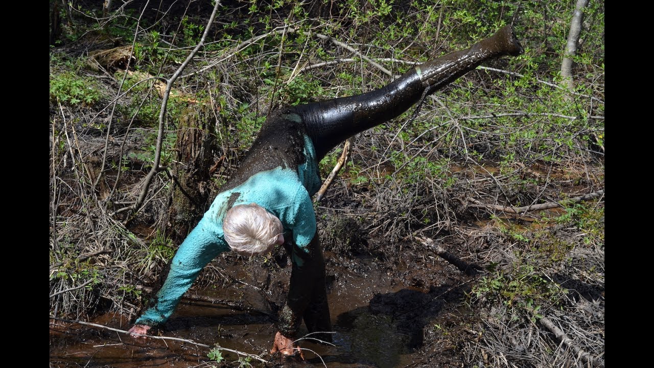 Deep wet puddle - YouTube