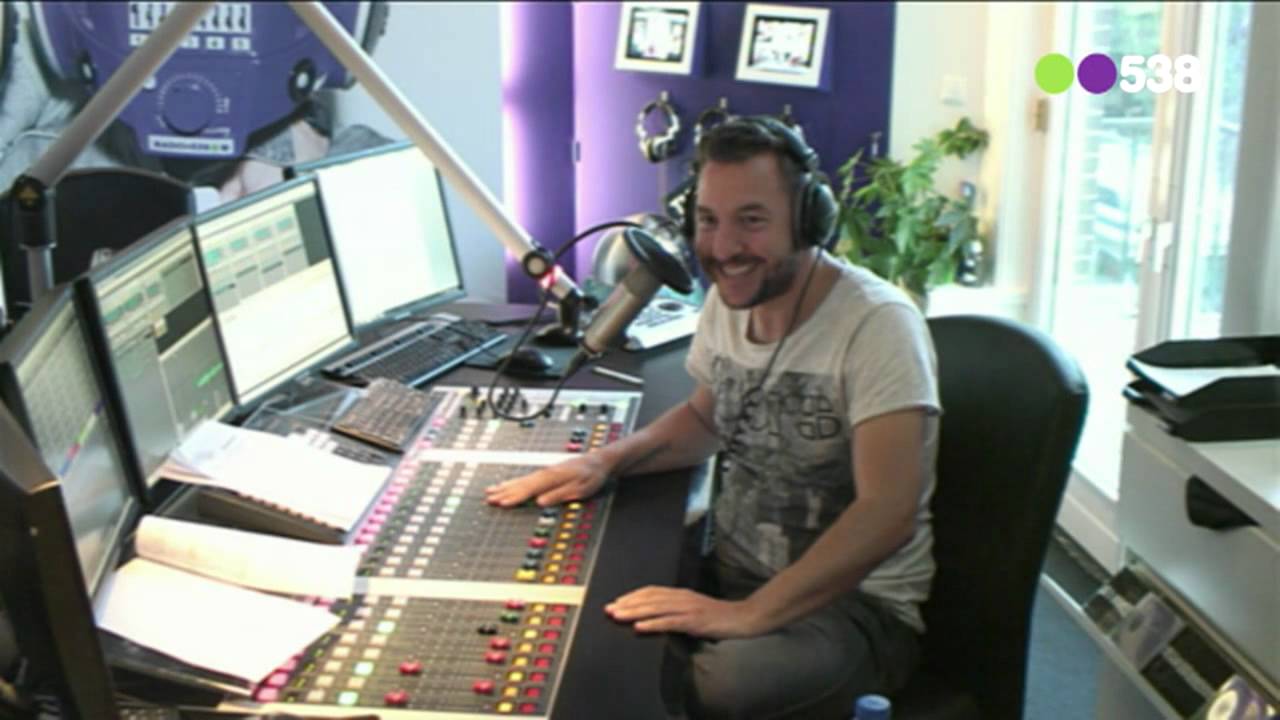 Lange Frans - Alles (live bij Evers Staat Op) - YouTube