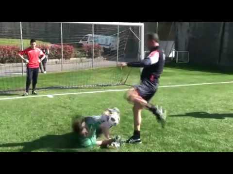 Genoa Goalkeeper Training (Gianluca Spinelli) - YouTube