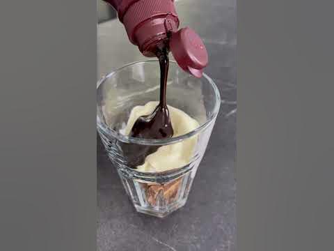 Молочный коктейль из Сникерс - YouTube
