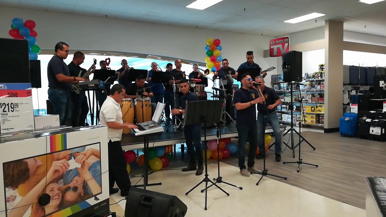 Banda Bomberos de P.R. en Sears Hatillo - YouTube