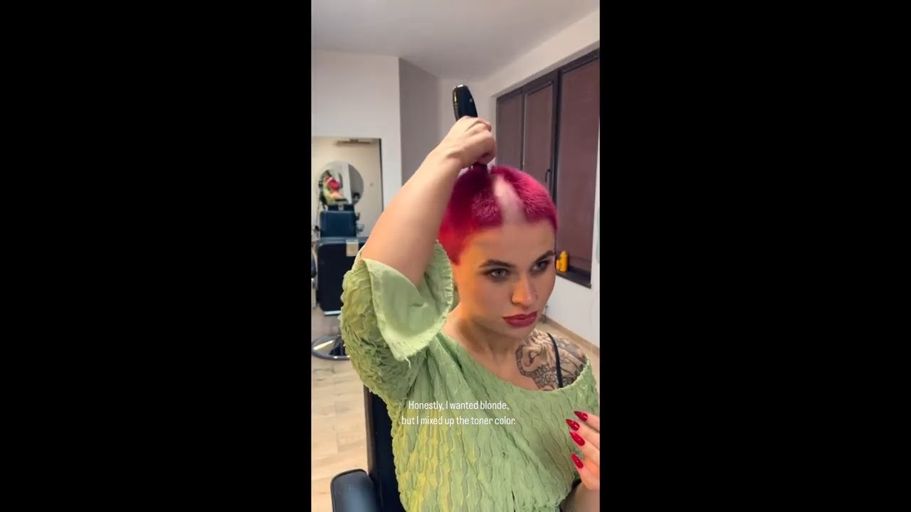 AMAZING HEADSHAVE: Barberette made a mistake so she shaved it down to ...