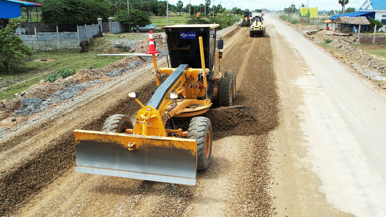 Best Expert Operator Grader Matador & Liugong Spreading Gravel Building ...