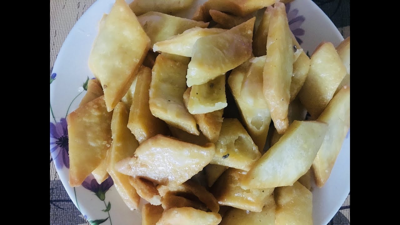 Shakkarpara Recipe | Crispy Sweet Sakarpara Recipe | Khurma ...