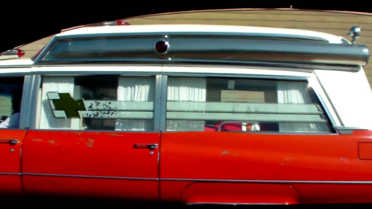 Cool looking ambulance - YouTube