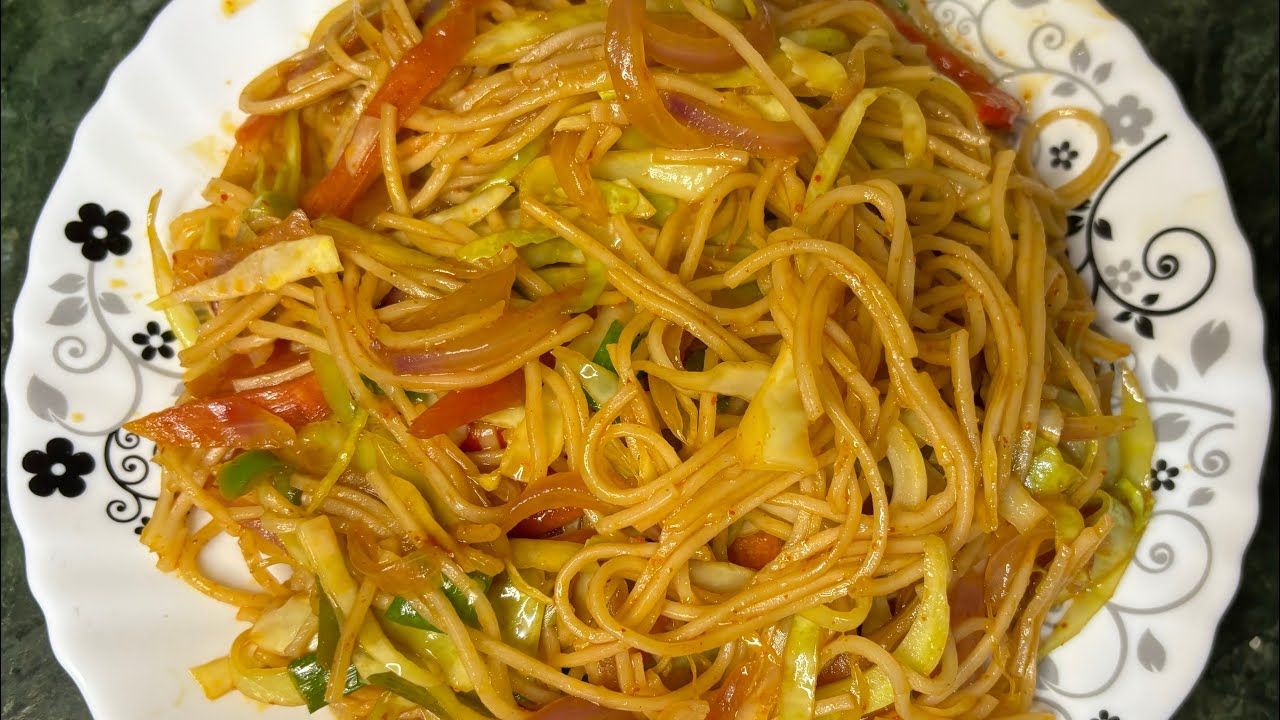 Veg Chowmein Recipe | चाऊमीन बनाने का आसान विधि | Street Style Veg ...