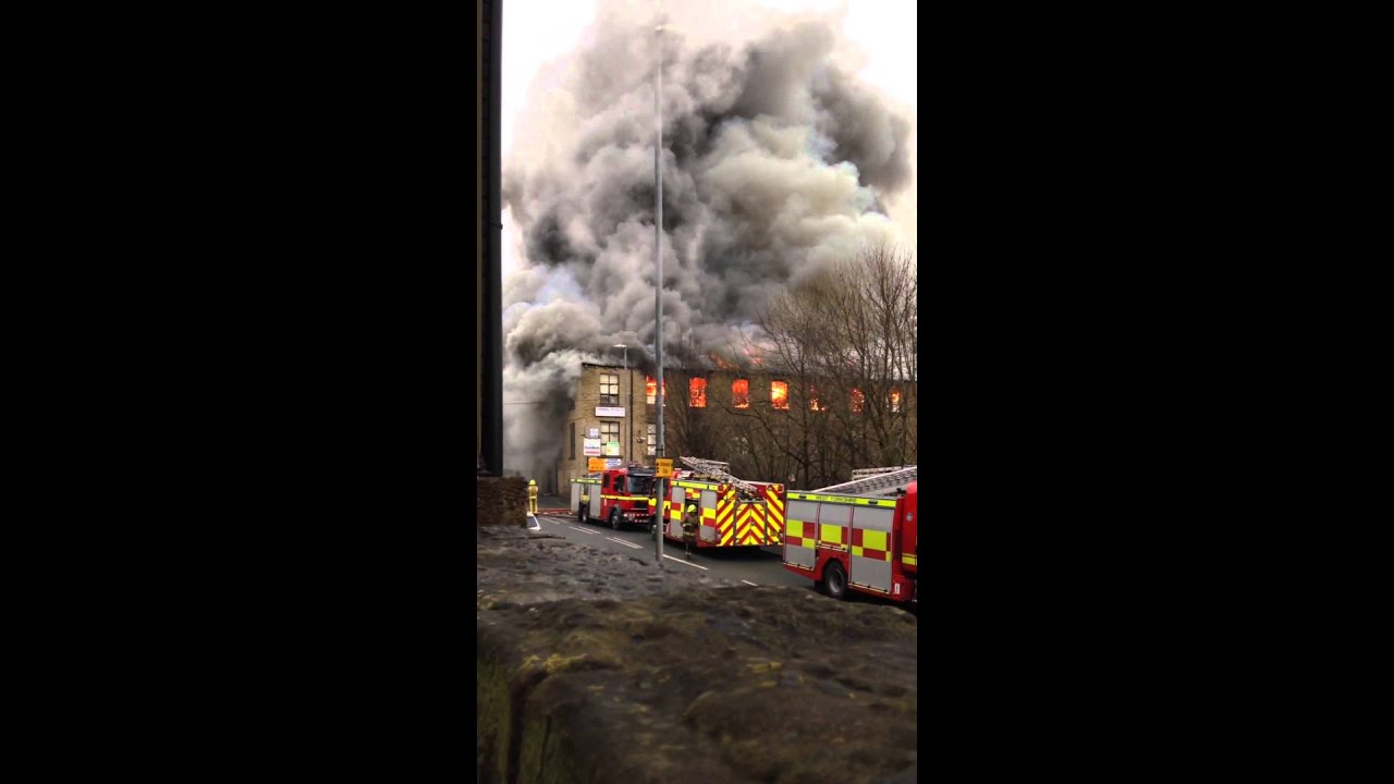 Fire in Batley - YouTube