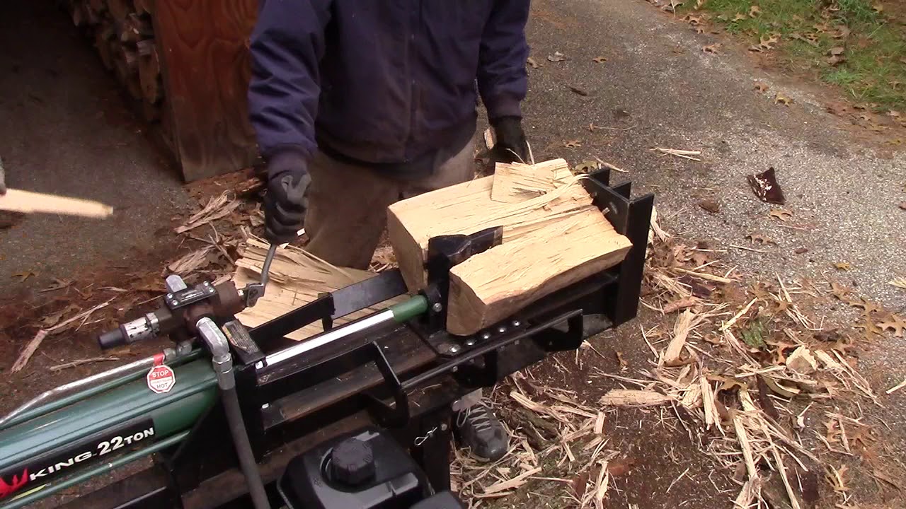 Splitting a Black Locust Tree Log - YouTube