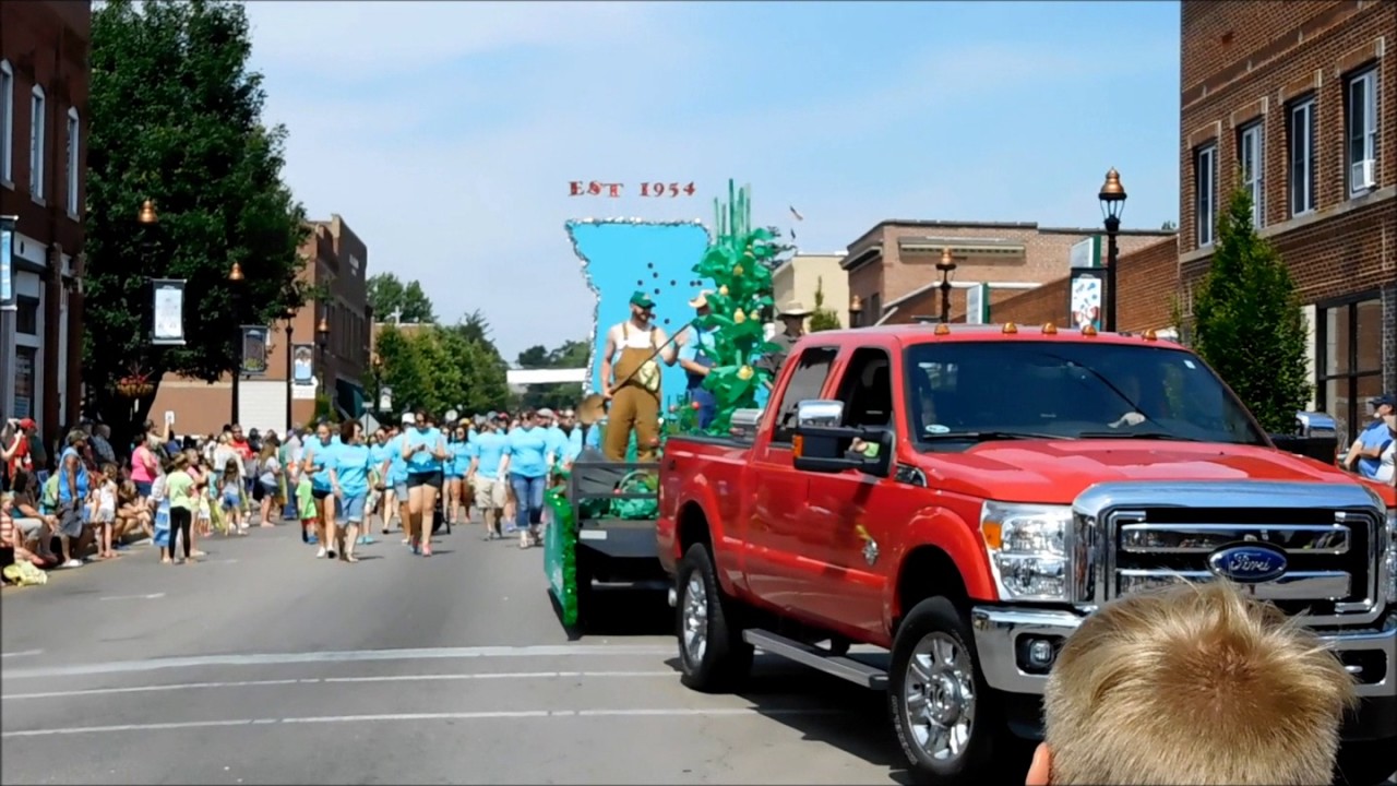 Servpro Country Days Parade 2017 - YouTube