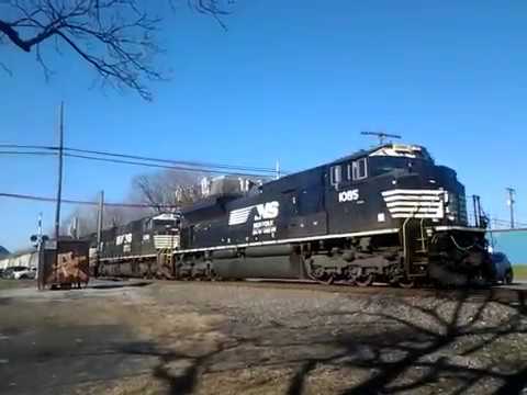 NS 36T at Walnutport around 3:05PM, 2/27/2018 - YouTube