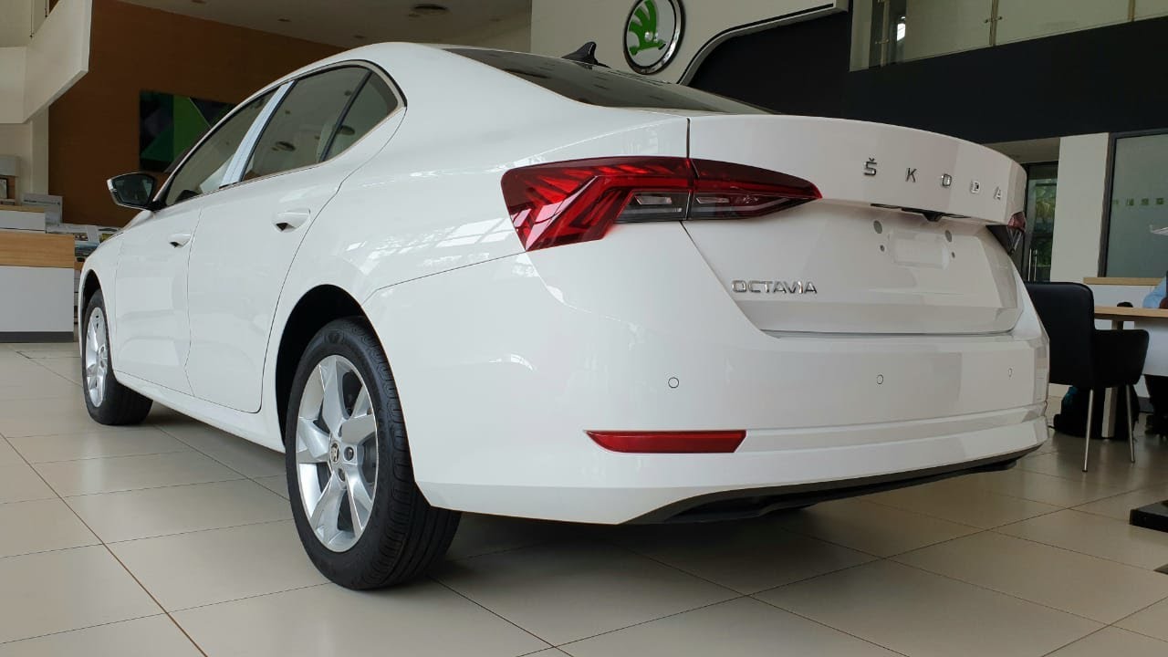 New Skoda Octavia Launched | Exterior & Interior in 4K 60 FPS | 2 ...