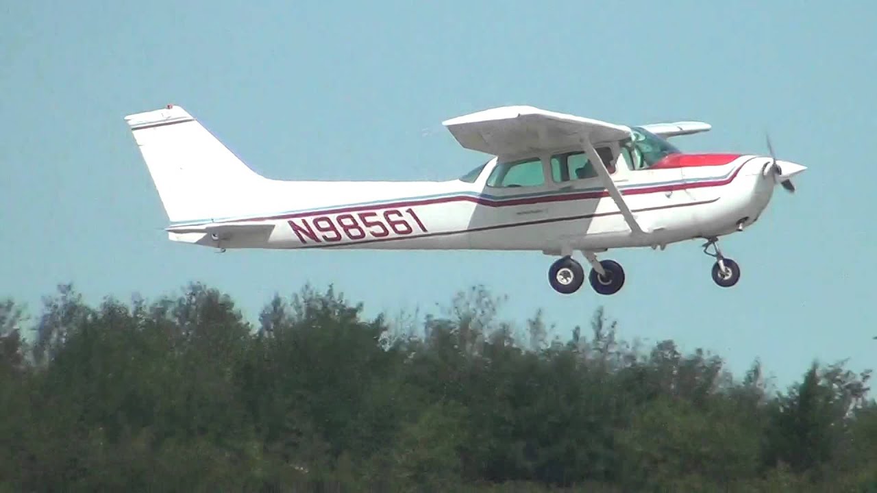 9/10/15 Cessna 172 takeoff - YouTube