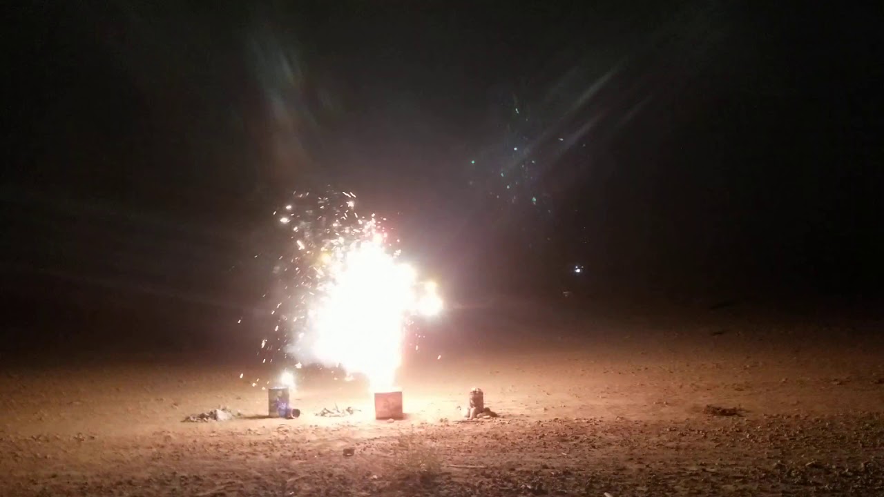 Spartan Scream - 500g Fountain - Winda Fireworks - YouTube