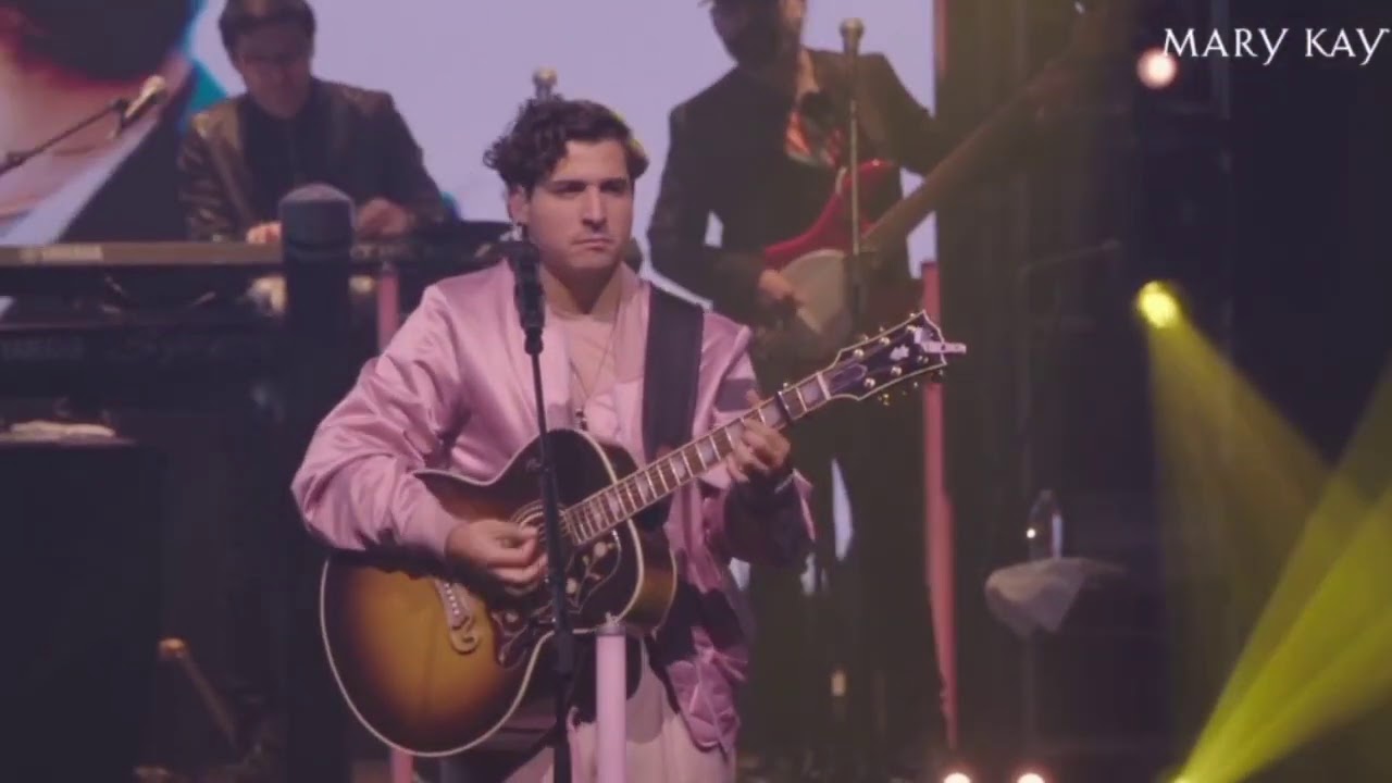 Poco — Reik, Nodal. Live 2020 - YouTube