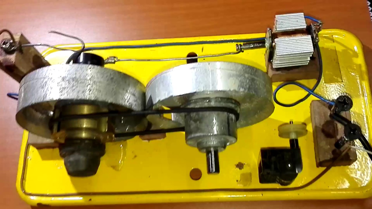 DIY SMALL SINGLE CYLINDER 9V SOLENOID ENGINE | TECH-DIY - YouTube