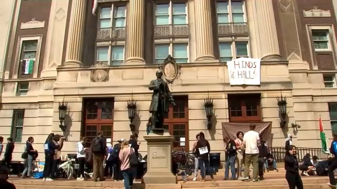 Dozens of protesters occupying Hamilton Hall at Columbia University ...