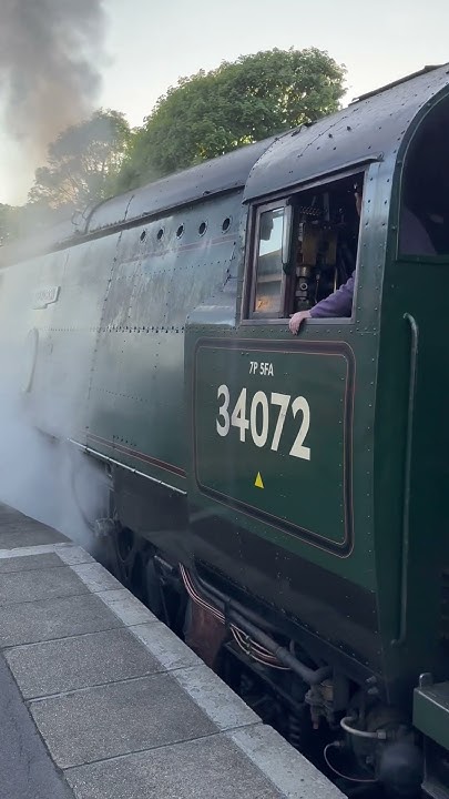 Strictly Bulleid 2 (34072) 257 squadron #heritagerailway #train #steam ...