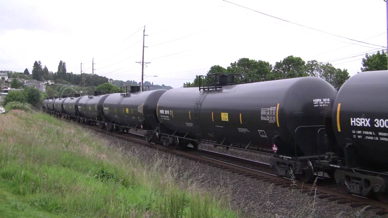 BNSF 4309 With CP 9561 Lead A Crude Oil Train @ Old Town Tacoma,WA w Canon HF11 - YouTube