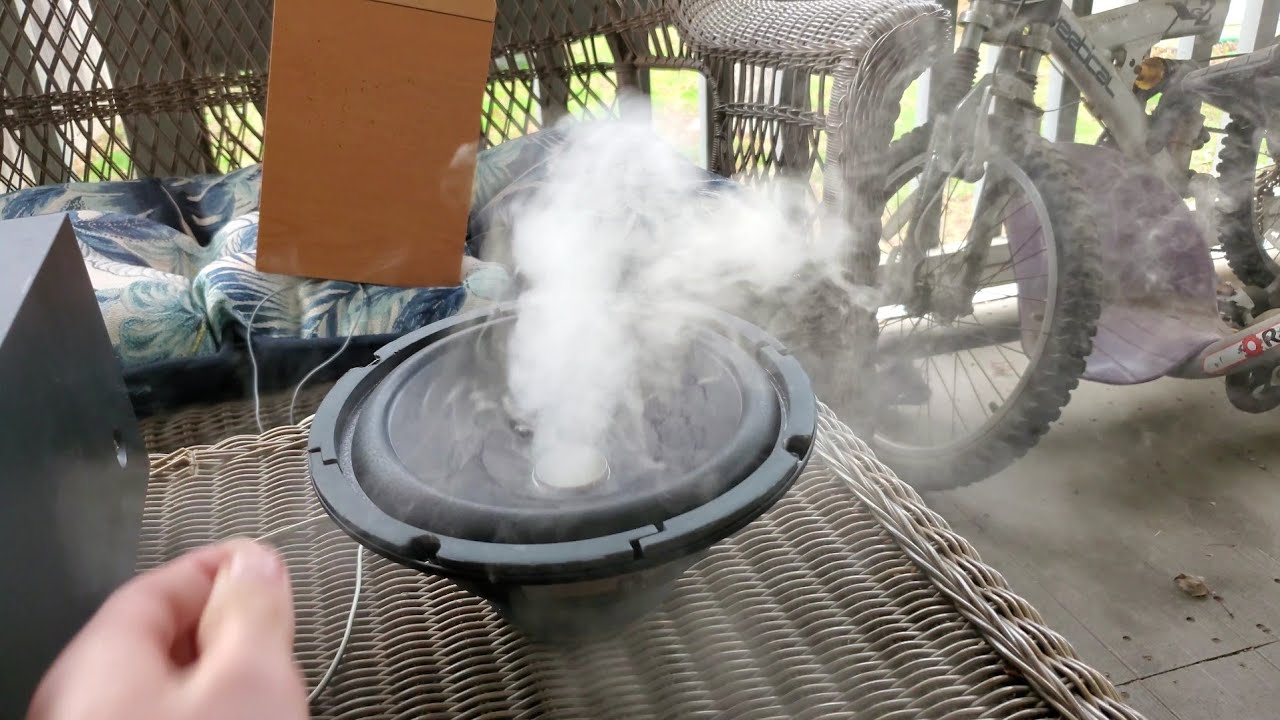 Destroyin 2x Woofer-Drivers / Keeps Smoking!!? - YouTube