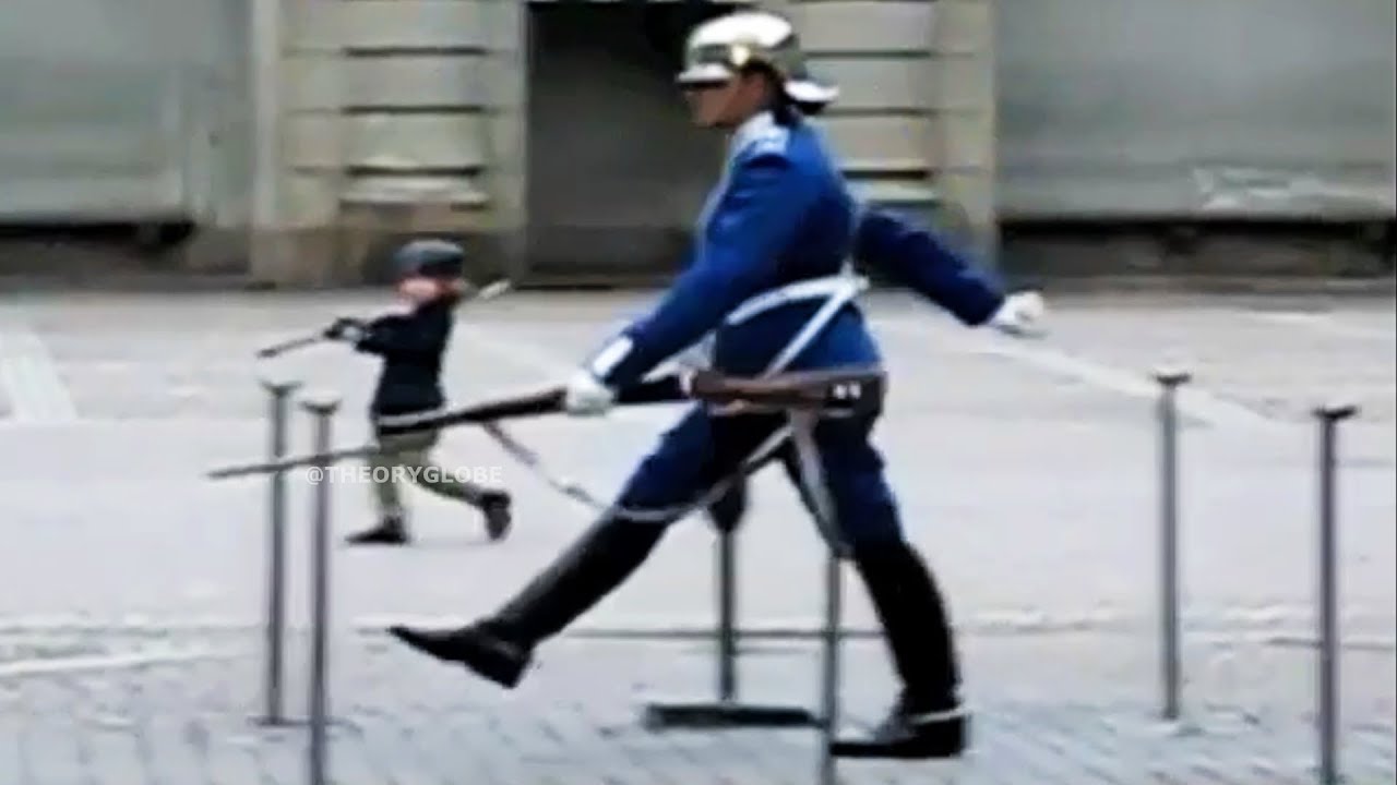 Royal Guard Breaks Strict Tradition After Boy Mimics His Marching (Rare ...