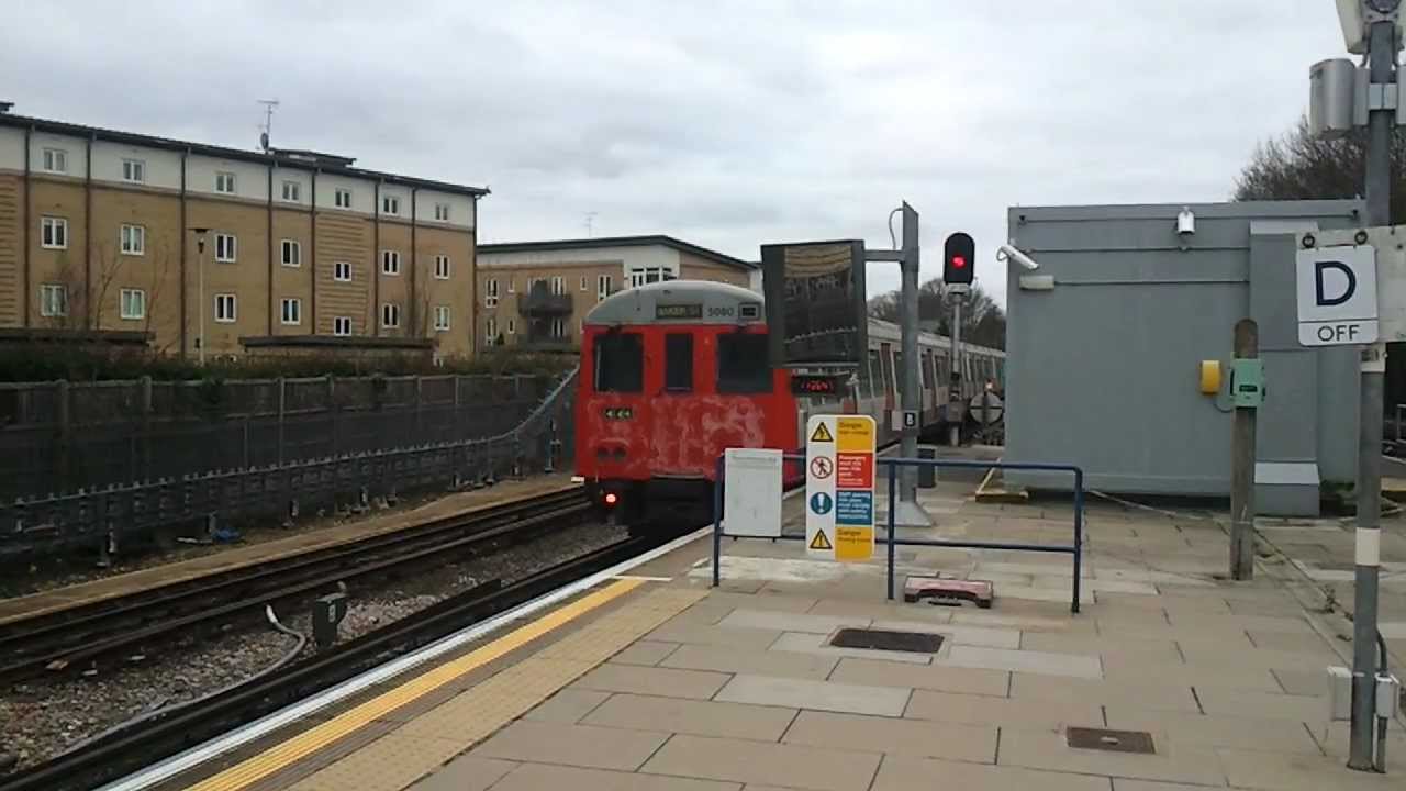 Metropolitan line A62 Stock 5195 Arriving at Watford Tube Station on 27 ...