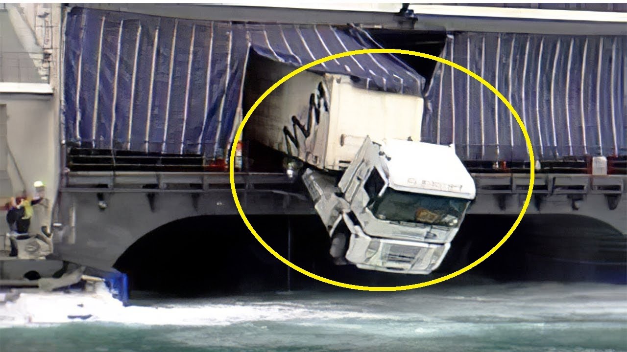 10 TOTAL IDIOTS AT WORK! Dangerous Fastest Truck & Heavy Machines ...