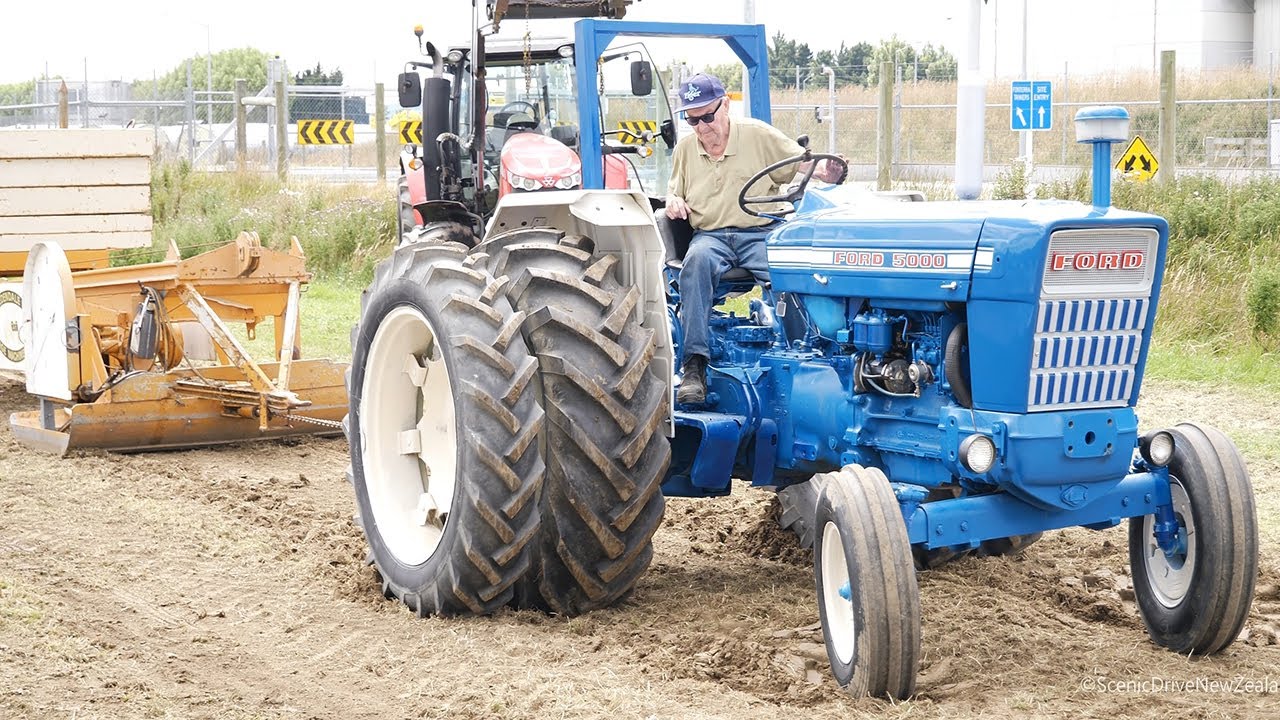 1965-76 Ford 5000 Antique Tractor Pulling at the Edendale Crank Up 2024 ...