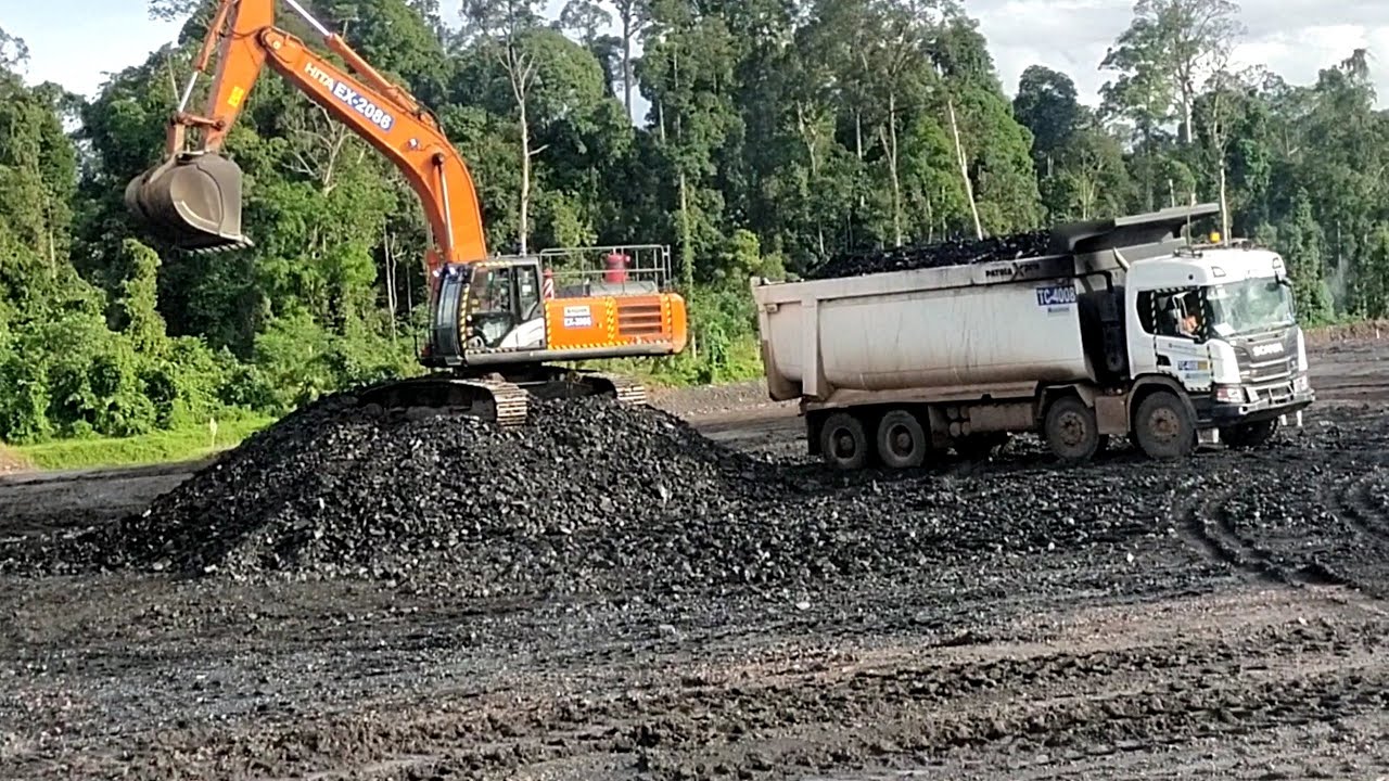 Muat 40Ton....Exca HITACHI Loading batubara ke DT SCANIA P460 XT dan ...
