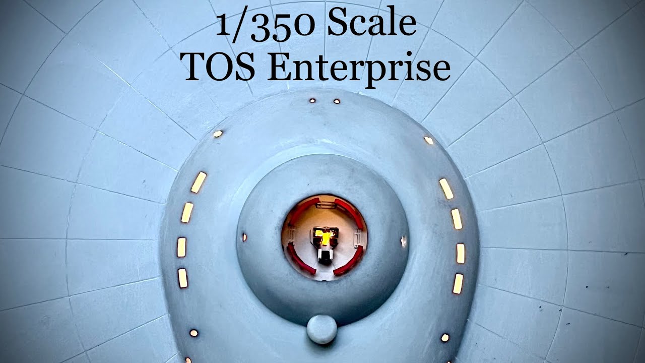 1/350 Scale Enterprise - Shuttlebay & Saucer - YouTube