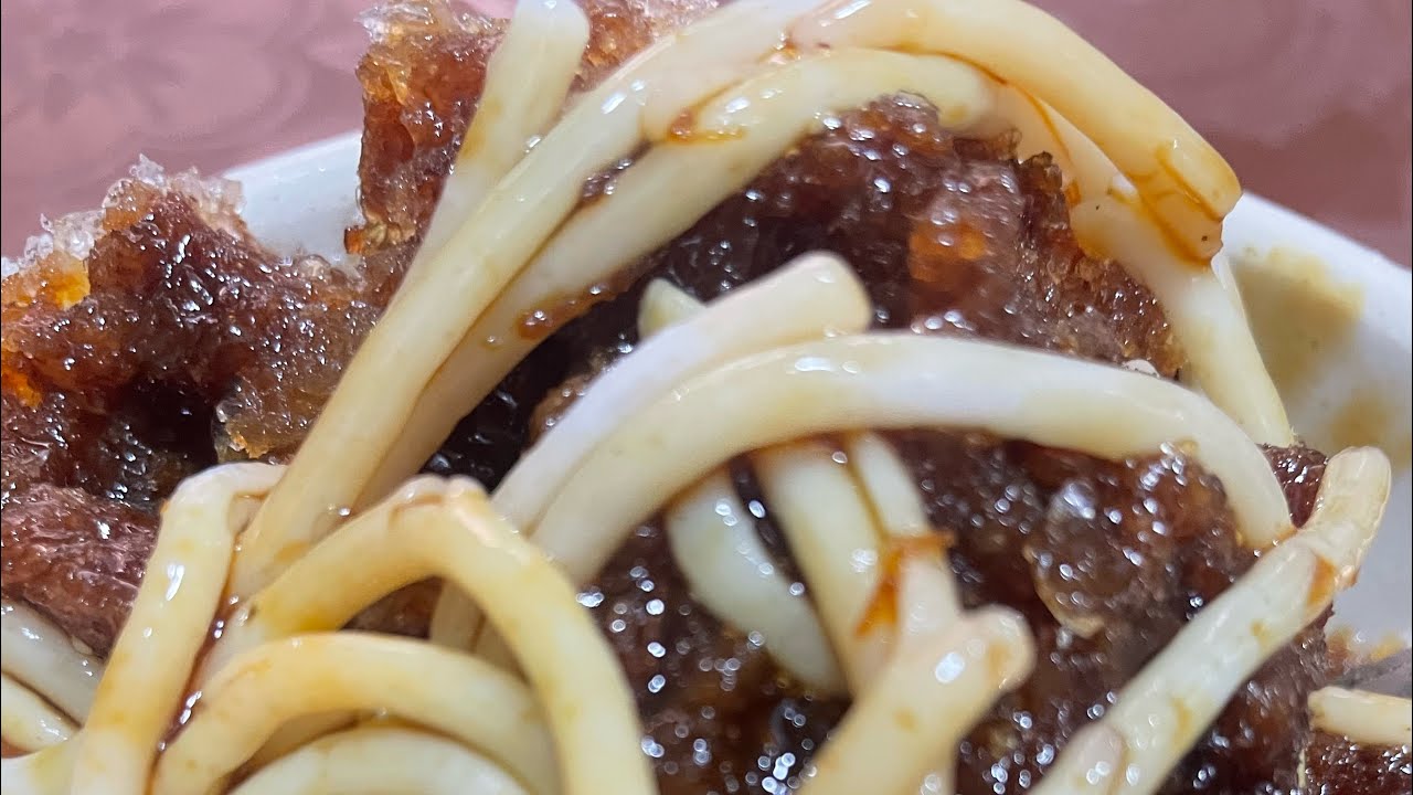 Crushed ice with Gurr Syrup & Rice Noodles - YouTube