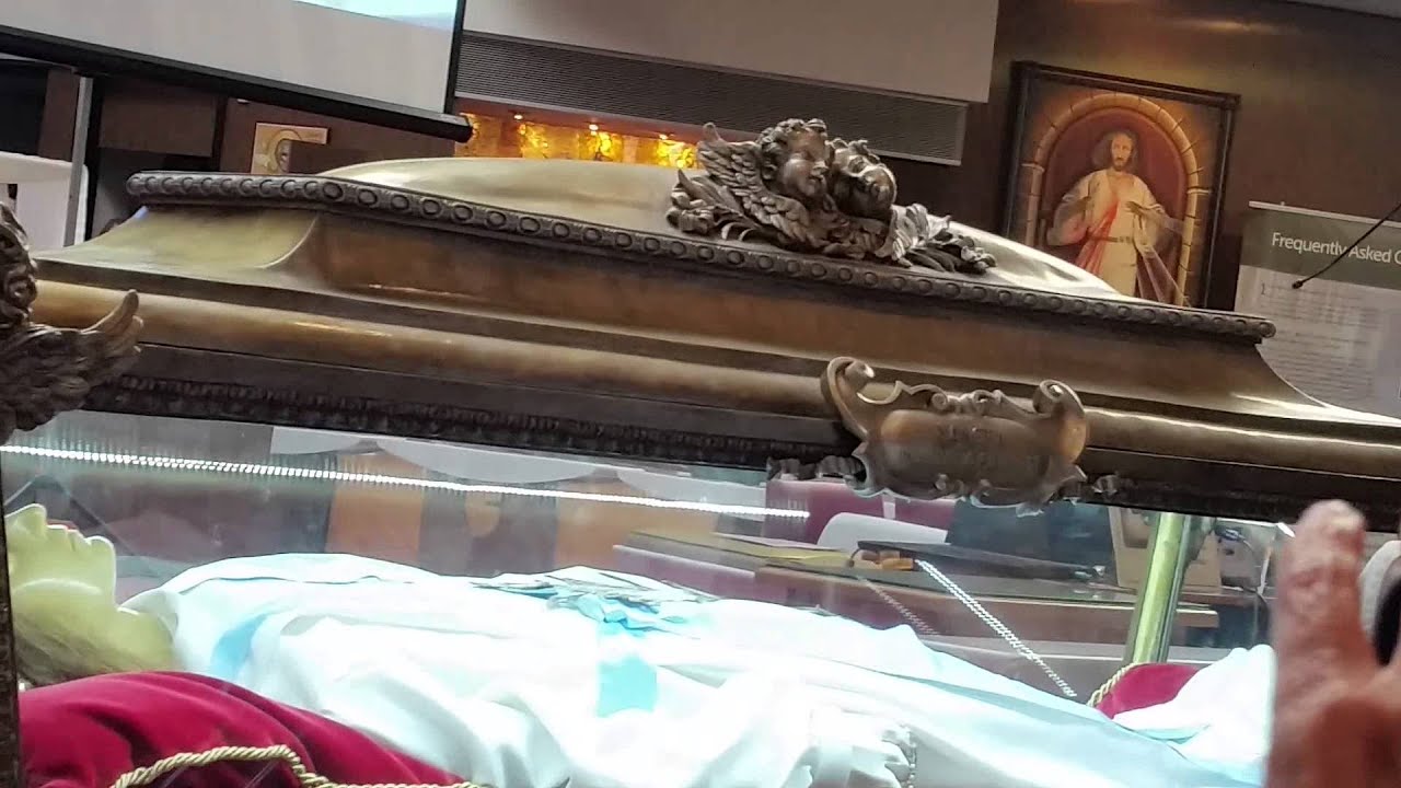 St. Maria Goretti's relic at St. John Vianney(3) - YouTube