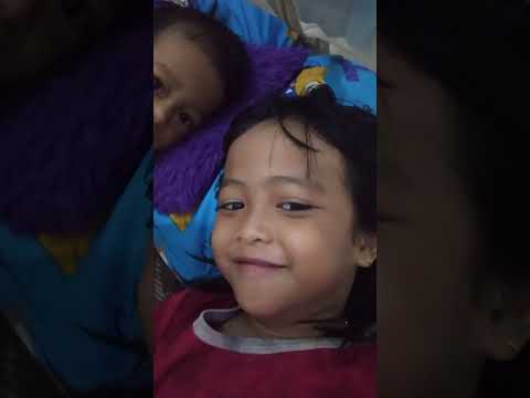 Ngajarin Adik Nyanyi Lagu Wajib
