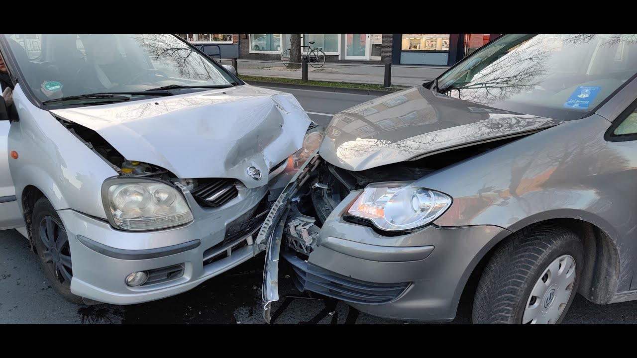 car crash and near misses - YouTube