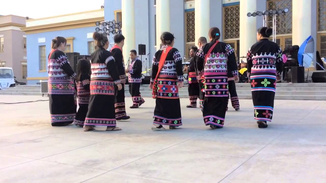 Lahu: GLCC Lahu traditional dance (Multicultural Fair day) - YouTube