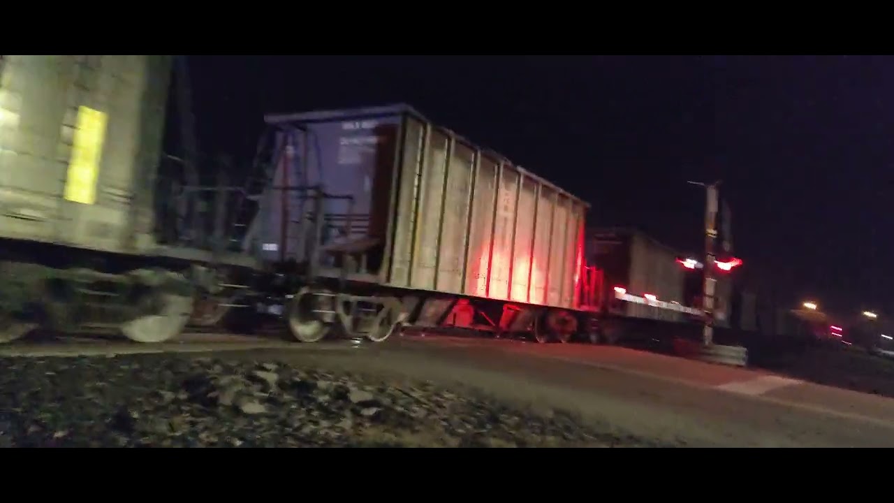 UP 2x2 loaded rock train Rosenberg TX - YouTube