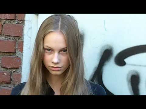 Top Model Olivia MINK @ FENDI show 24 september 2015 Milan Fashion Week